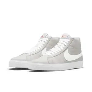 Nike Blazer Mid Iso Sb "unbleached" Sneakers - White