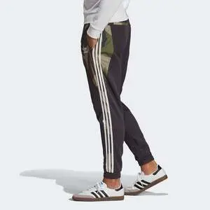 Adidas Originals Logo Camouflage Joggers - Multi-color