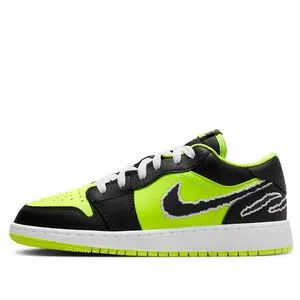 JORDAN 1 Se "black Cat" Low Top Sneakers - Volt/white/black