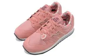 NEW BALANCE 520 Series Low Top Sneakers - Pink