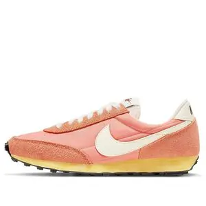 Nike Nike Daybreak SE "Light Madder Root" Sneakers Pink