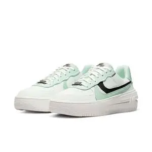 Nike Force 1 Plt.af.orm "barely Green" Low Top Sneakers - White/green
