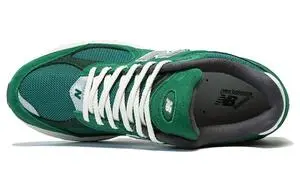 NEW BALANCE 2002r Suede Pack Forest Sneakers - Green