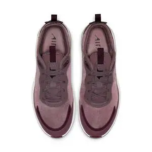 Nike Max Dia Sneakers