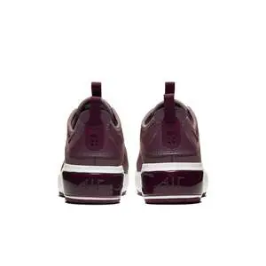Nike Max Dia Sneakers