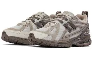 NEW BALANCE 1906r Sneakers - Brown