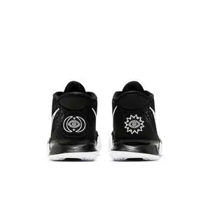 Nike Kyrie 7 Mid Top Sneakers