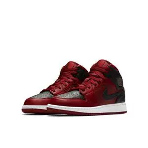 JORDAN 1 Retro Mid Sneakers