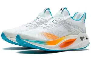 LI-NING Essential Arrs003 Low Top Sneakers