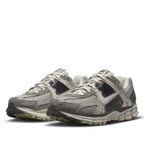 Nike Zoom Vomero Cobblestone Sneakers - Cobblestone/light Bone