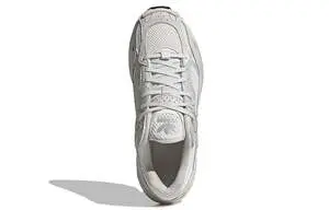 Adidas Astir Sneakers - White/gray