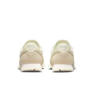 Nike Pegasus '83 Low Top Sneakers - Creamwhite