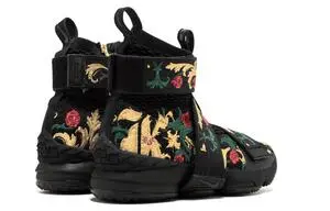Nike Kith X Lebron Lifestyle 15 'king's Crown