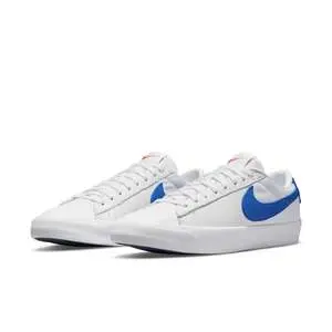 Nike Zoom Blazer Low Pro Gt Iso Sb Sneakers - White/blue