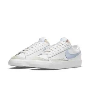 Nike Blazer Low '77 "white Ghost" Sneakers - White/blue