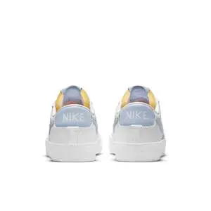Nike Blazer Low '77 "white Ghost" Sneakers - White/blue