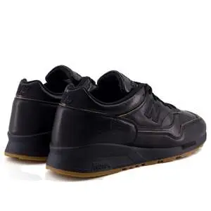 NEW BALANCE 1500 Sneakers - Black