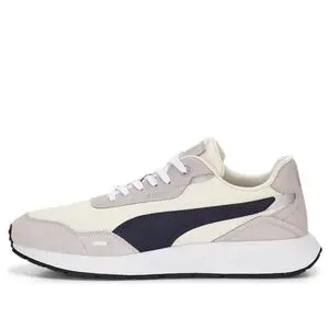 PUMA Runtamed Sneakers - Ivory/navy