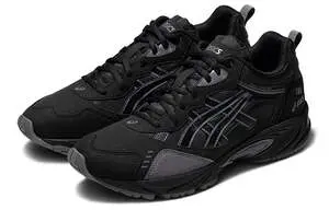 Asics Gel-100 Tr Low Top Sneakers