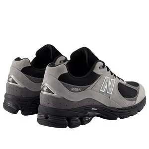 NEW BALANCE 2002r Sneakers - Grey/black