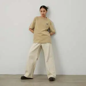 NEW BALANCE Graphic T-shirt - Tan