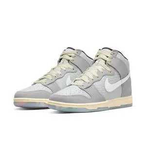 Nike Dunk High Sneakers