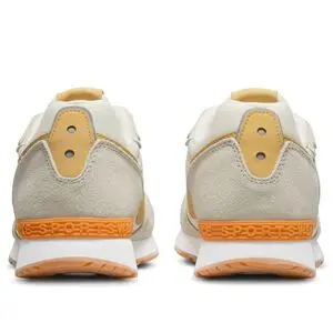 Nike Venture Runner Low Top Sneakers - White/grey