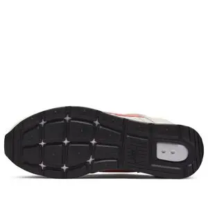 Nike Venture Runner Wide Sneakers - White/grey