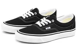 VANS Style 95 Retro Low Top Sneakers
