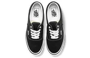 VANS Style 95 Retro Low Top Sneakers