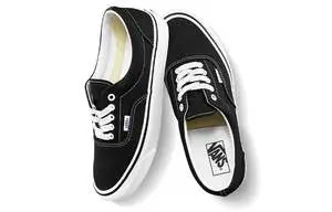 VANS Style 95 Retro Low Top Sneakers