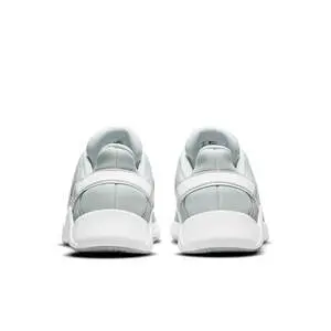 Nike Legend Essential 2 Training Sneakers - Grey/silver