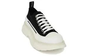 Alexander McQueen Tread Slick Low Lace Up Sneakers - Black/white