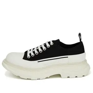 Alexander McQueen Tread Slick Low Lace Up Sneakers - Black/white