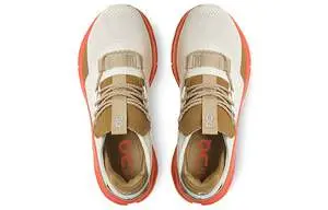 On Cloudnova Sneakers - Beige/orange
