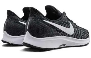 Nike Zoom Pegasus 35 Athletic Sneakers - Black/white