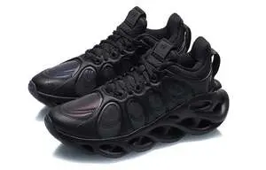 LI-NING Arc Athletic Sneakers - Black