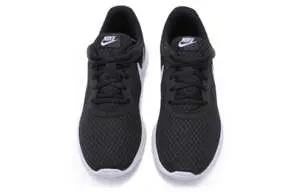 Nike Tanjun "black" Low Top Sneakers - Black/white