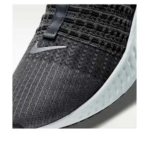Nike React Phantom Run Flyknit 2 Sneakers - Black/gray