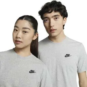 Nike Embroidered Short Sleeve T-shirt - Default Color