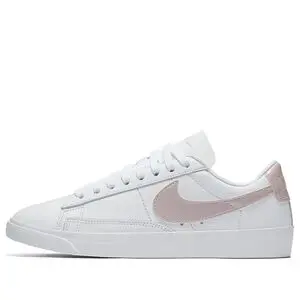Nike Blazer Low Le Sneakers - White/particle Rose