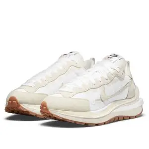 Nike X Sacai Vaporwaffle Sail Gum Sneakers - White/sail