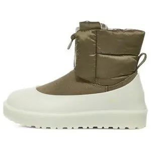 UGG Classic Maxi Toggle Boots - Default Colorway