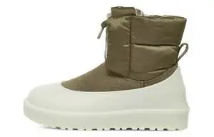 UGG Classic Maxi Toggle Boots - Default Colorway
