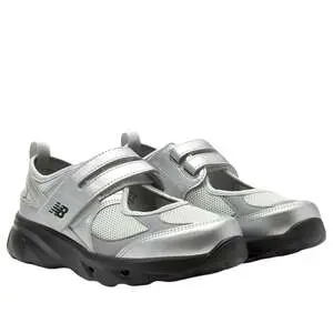 NEW BALANCE Breeze Sneakers