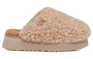 UGG Maxi Curly Platform Slipper
