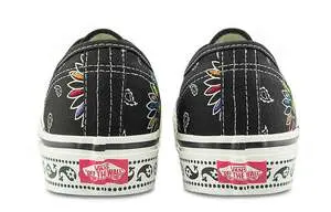 VANS Authentic 44 Dx Paisley Sneakers - Black/multi-color