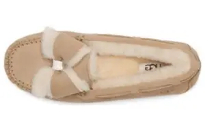 UGG Dakota Fur Bow Slipper - Sand
