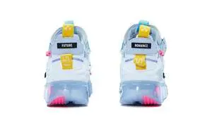 LI-NING Essence 2 Futuristic Sneakers