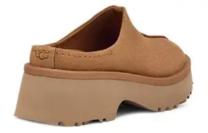 UGG New Heights Clog - Chestnut